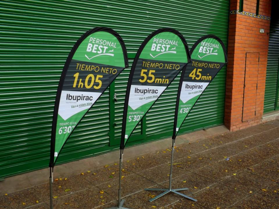 IMPRESION DE FLY BANNERS – CALCO EXPRESS